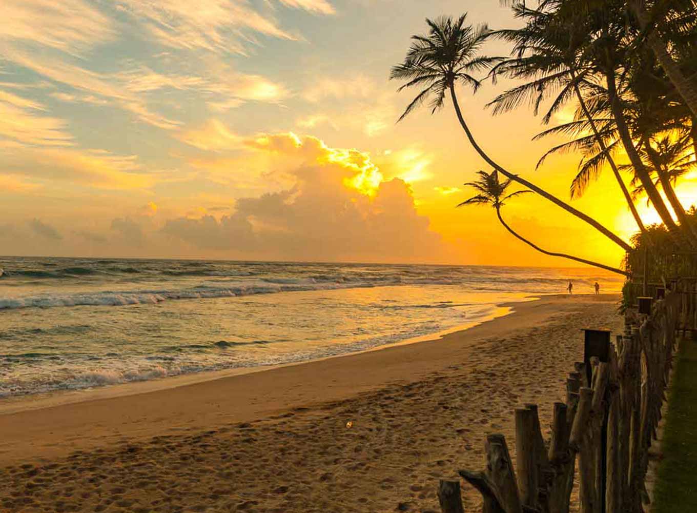 Beach in Galle | Day on the Beach at Kahanda Kanda